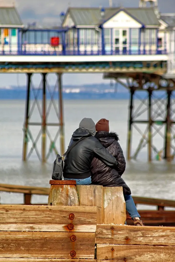 Everyday habits that make long-term couples happier than newer ones