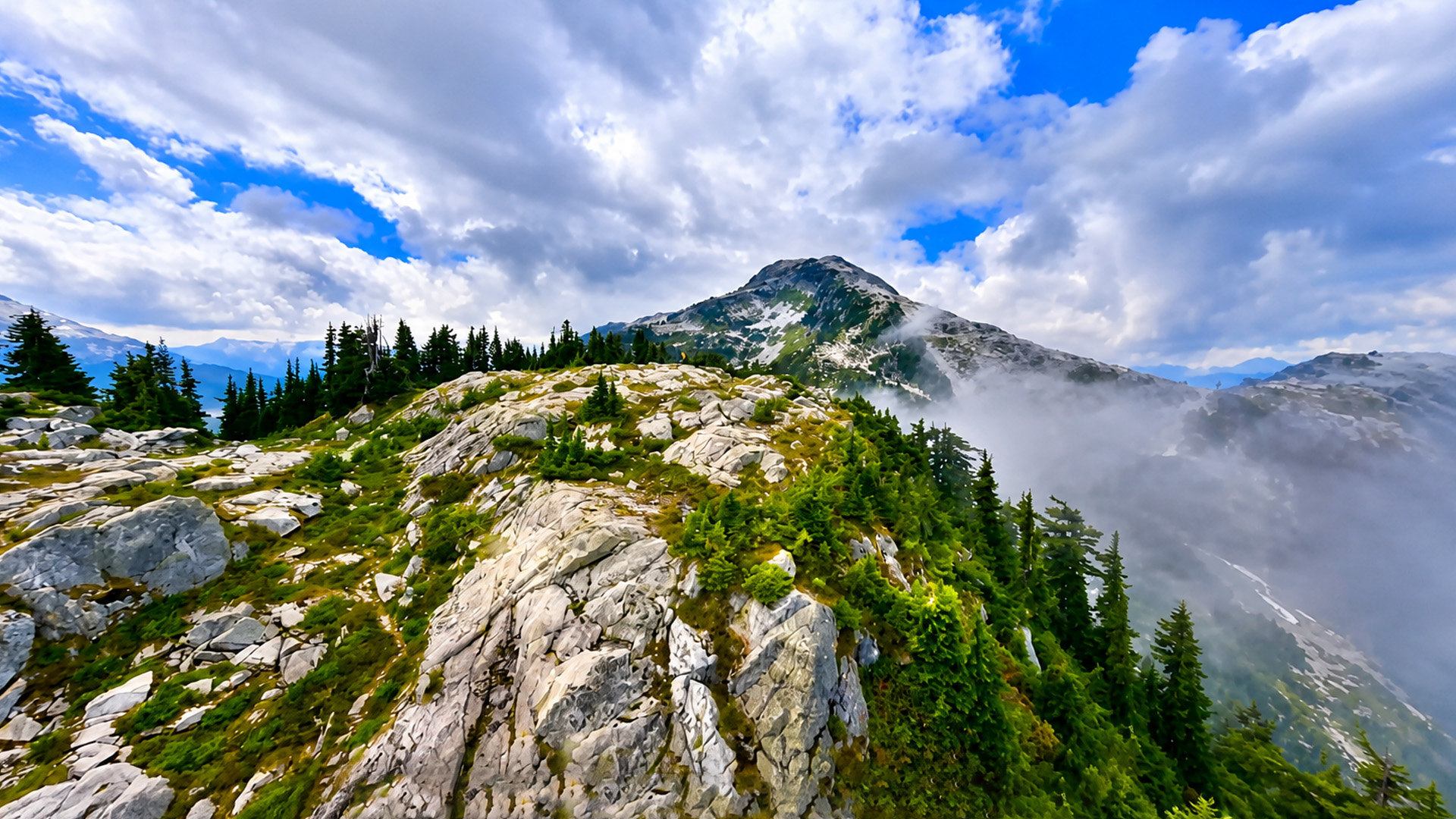 Una de las mayores paredes de roca del mundo se alza en Squamish