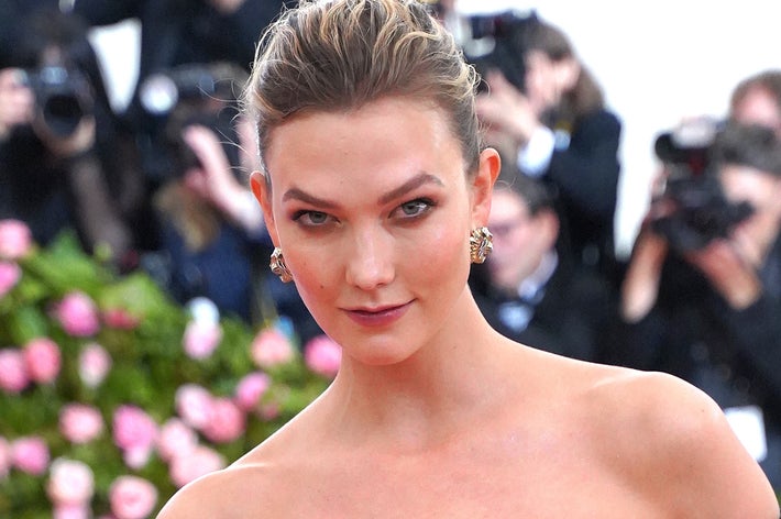 Yikes, Karlie Kloss’s Met Gala dress is being compared to a literal nut ...