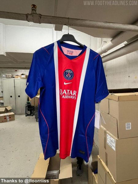 The 2026/2027 PSG home kit confirmed in a photo!