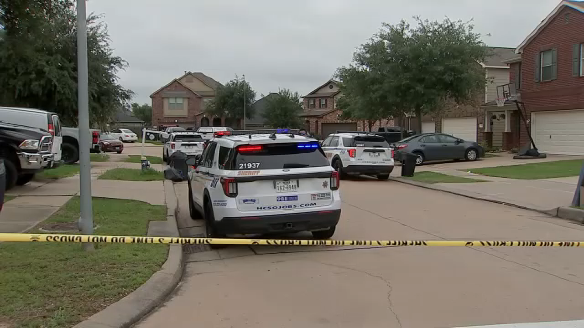 Father dies after allegedly being placed in chokehold by teenage son in ...