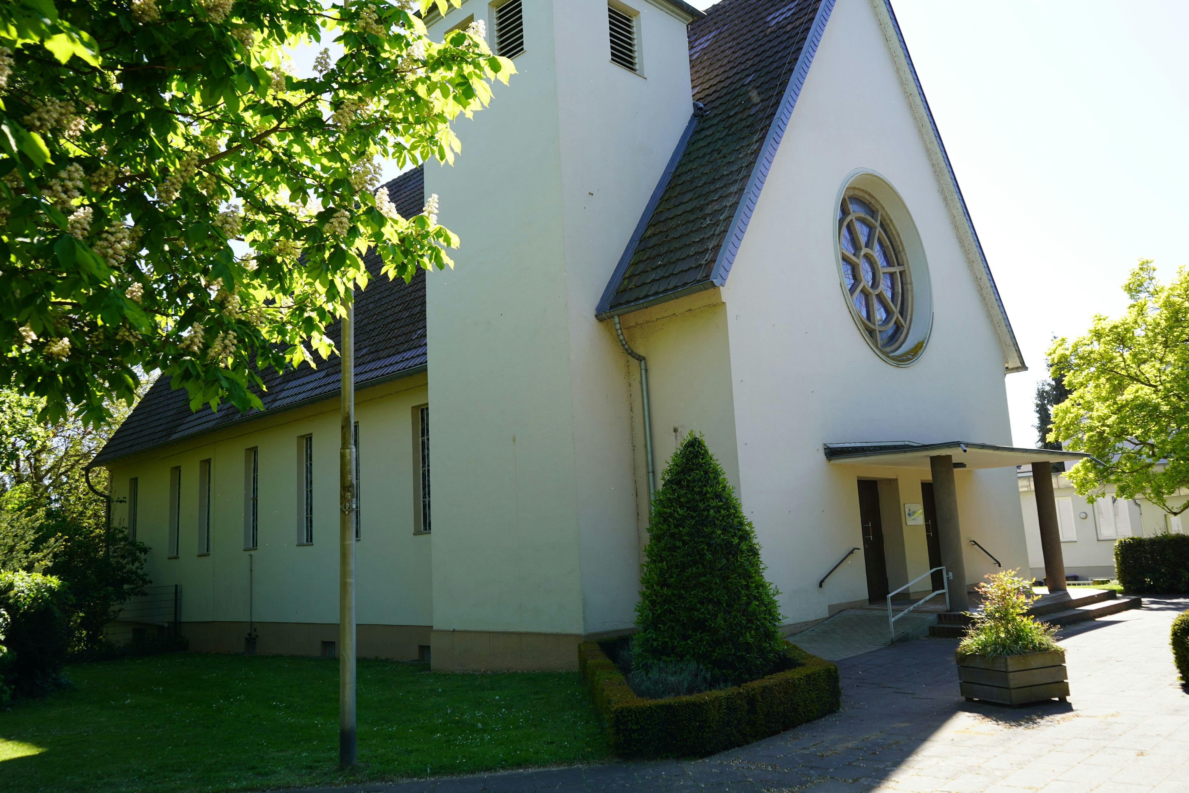 Überraschende Wendung: Gemeinde will in Bergheim auf Kirchengrund ...