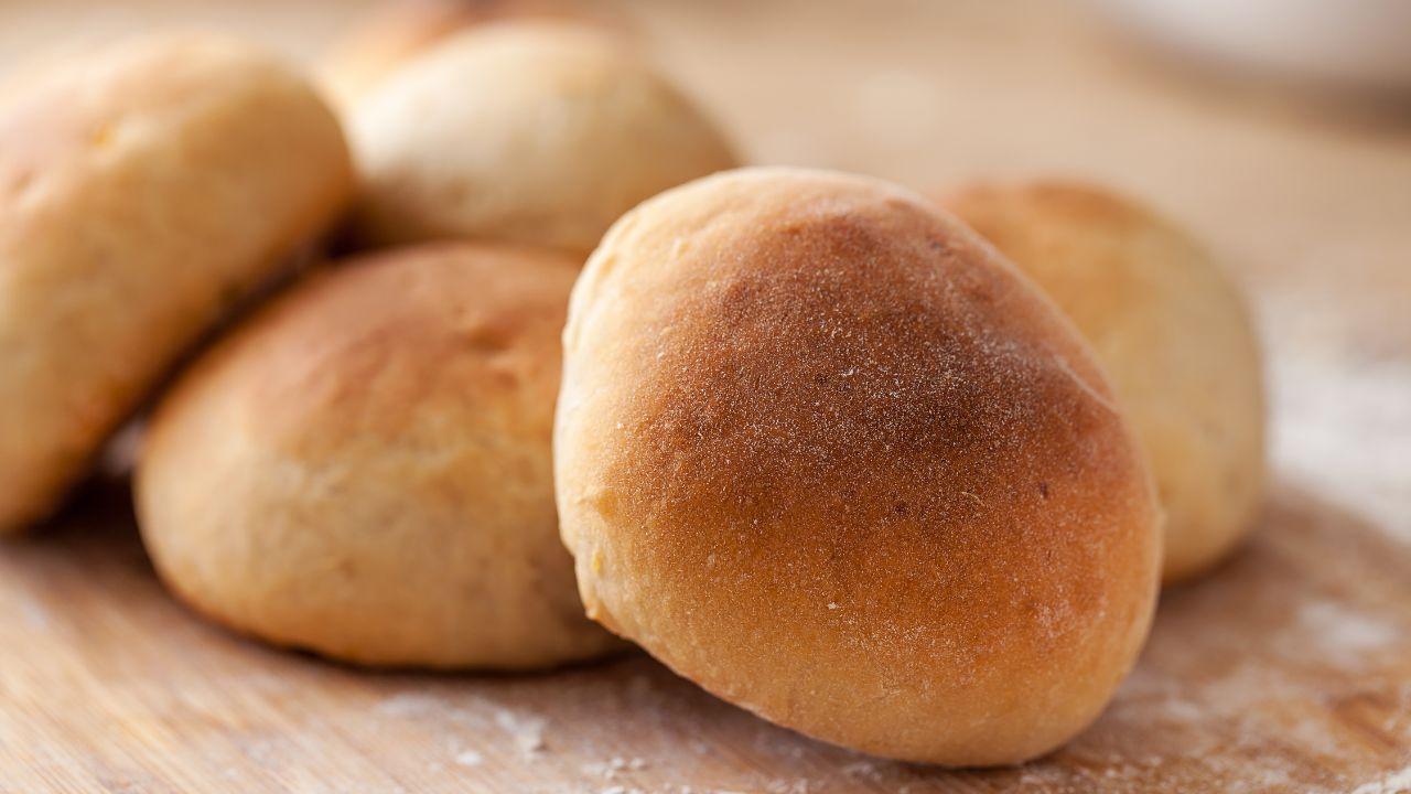 Sem ovos e trigo: pãozinho leve e pronto em poucos minutos