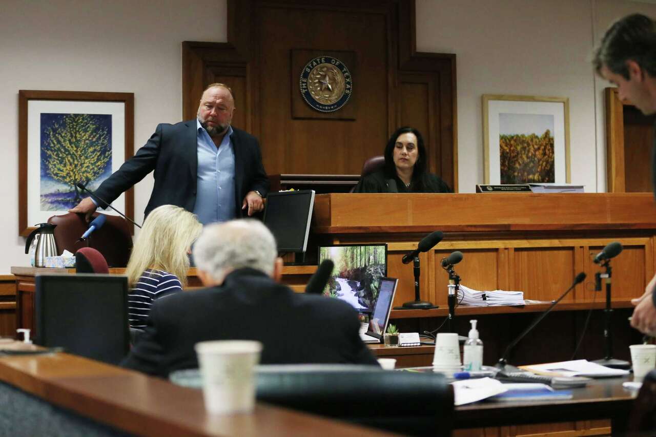 Alex Jones transferred Infowars assets to new show and website, Sandy ...