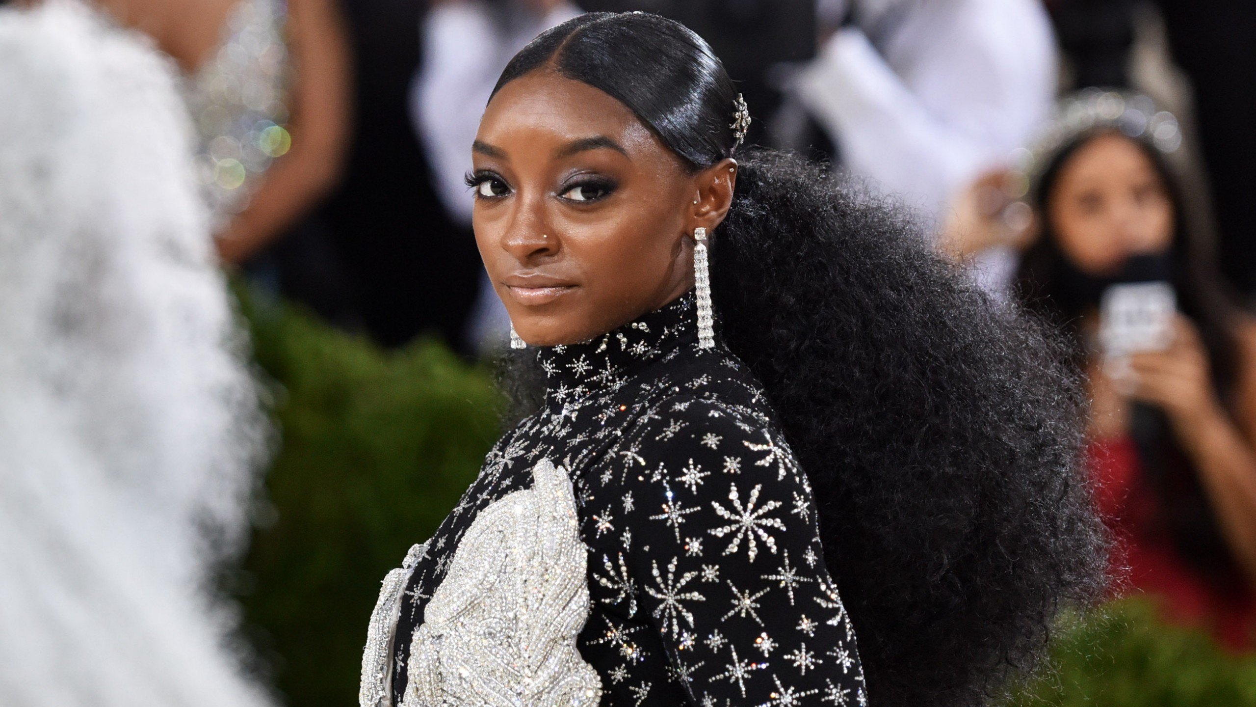 Simone Biles skips the Met Gala in favor of a quiet night at home—after ...