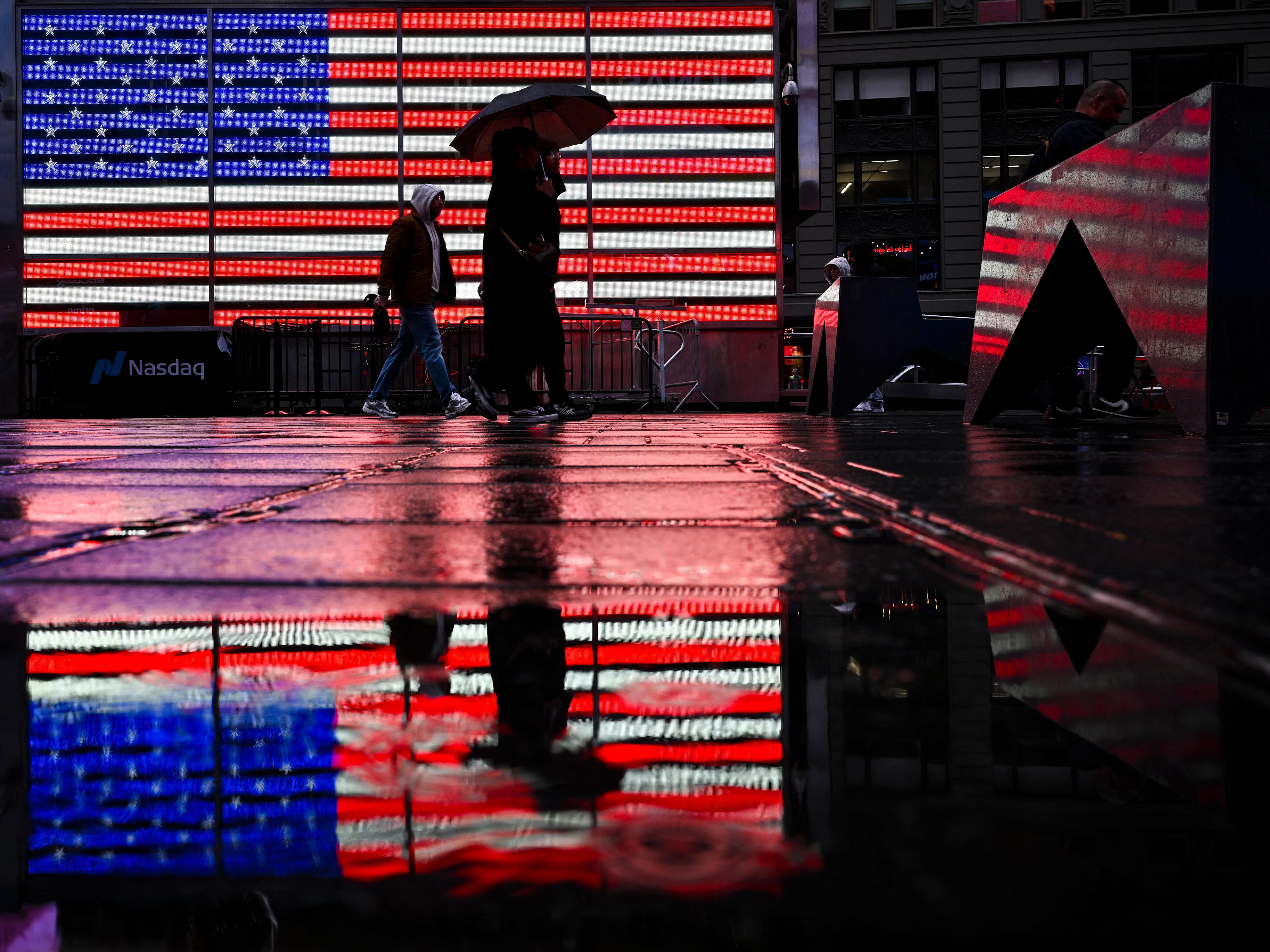 2 forces are driving US economic growth, and the Iran war threatens to ...
