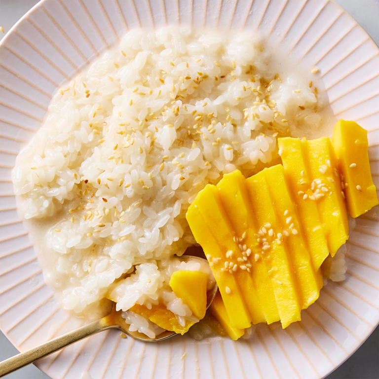 Mango sticky rice is the Thai dessert we can’t stop thinking about