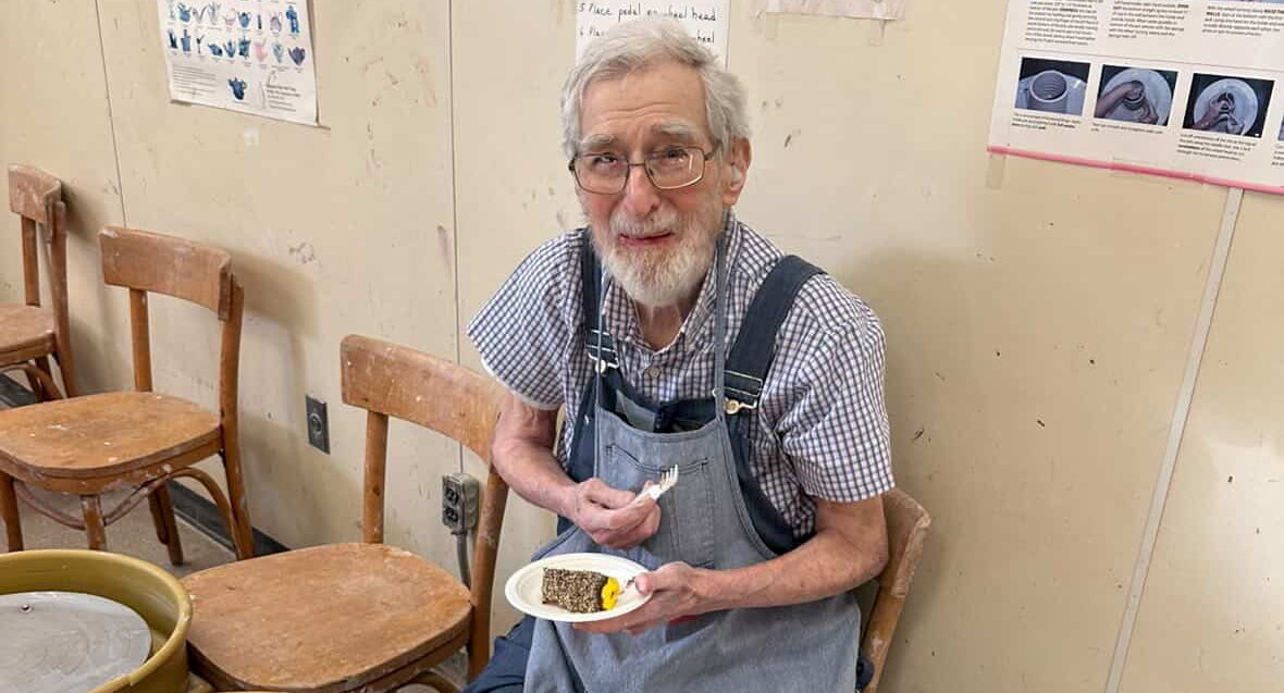 102-year-old grandpa discovers passion for pottery in his 90s