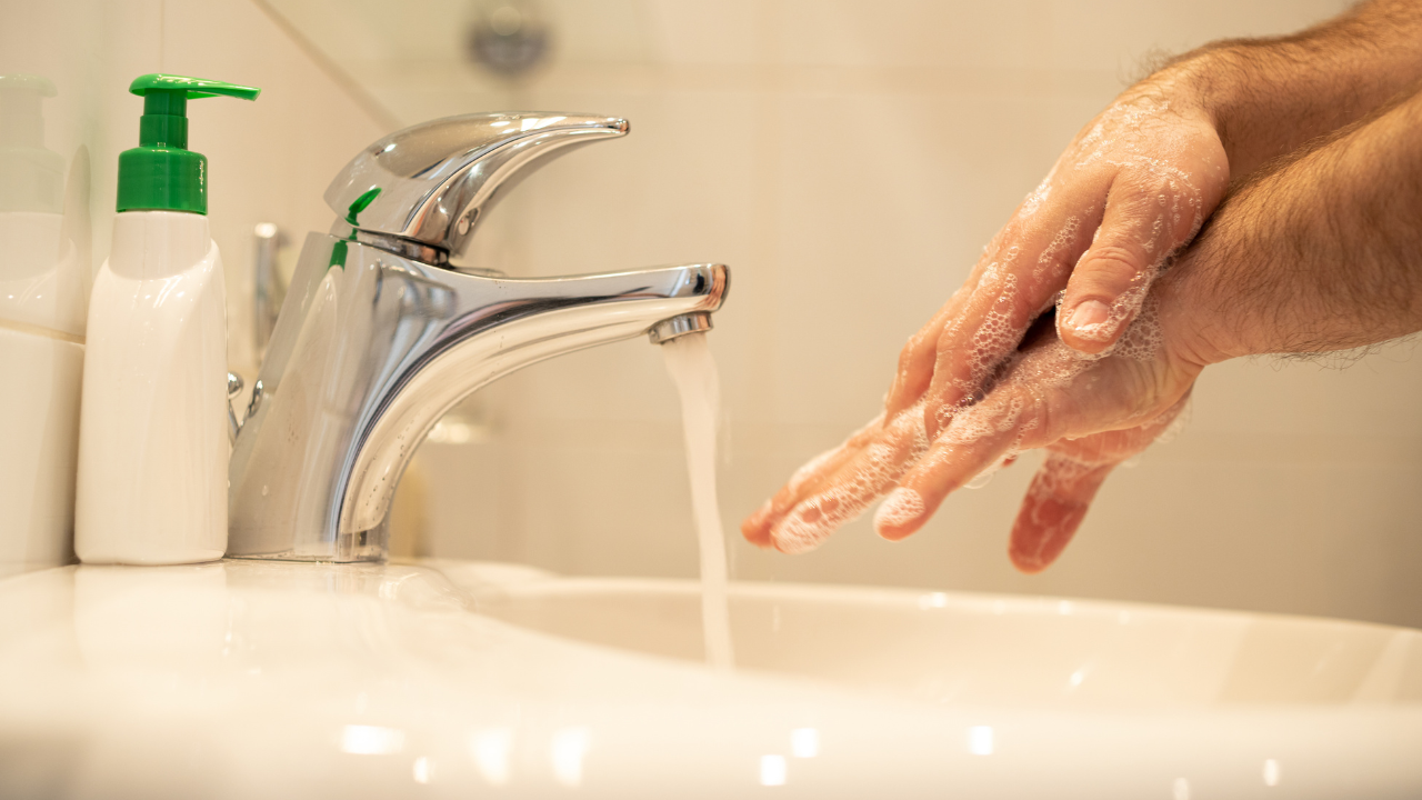 10 daily hygiene habits doctors frequently recommend to patients
