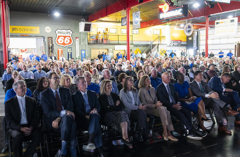 As annual meetings go virtual, Fastenal still makes it personal
