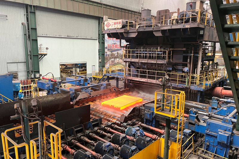 US industries, trade groups split over Trump's tariff probe on excess ...