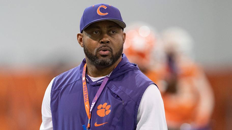 Former Alabama commit picks up Clemson offer following unofficial visit