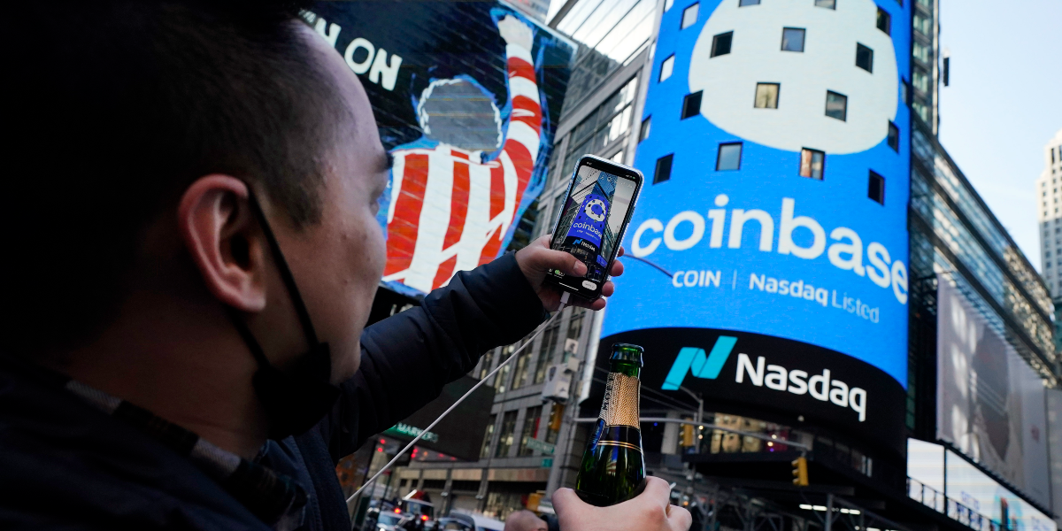 Coinbase säger upp 700 anställda – aktien faller
