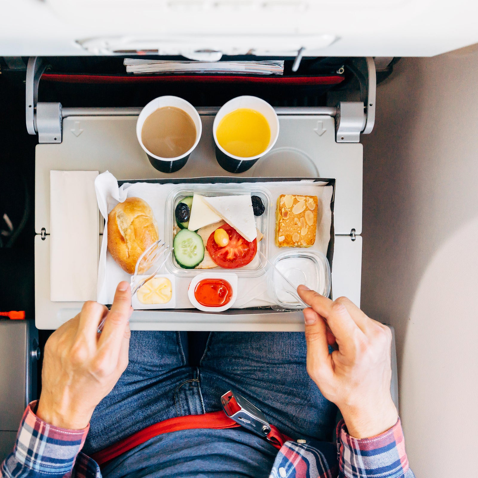 Delta ending food and beverage service on shorter flights