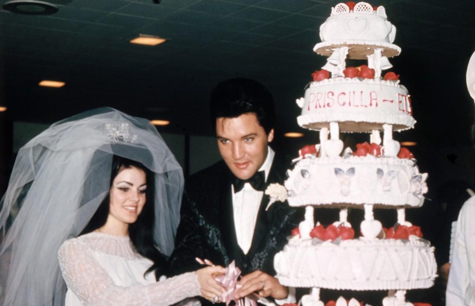 The most incredible celebrity wedding cakes
