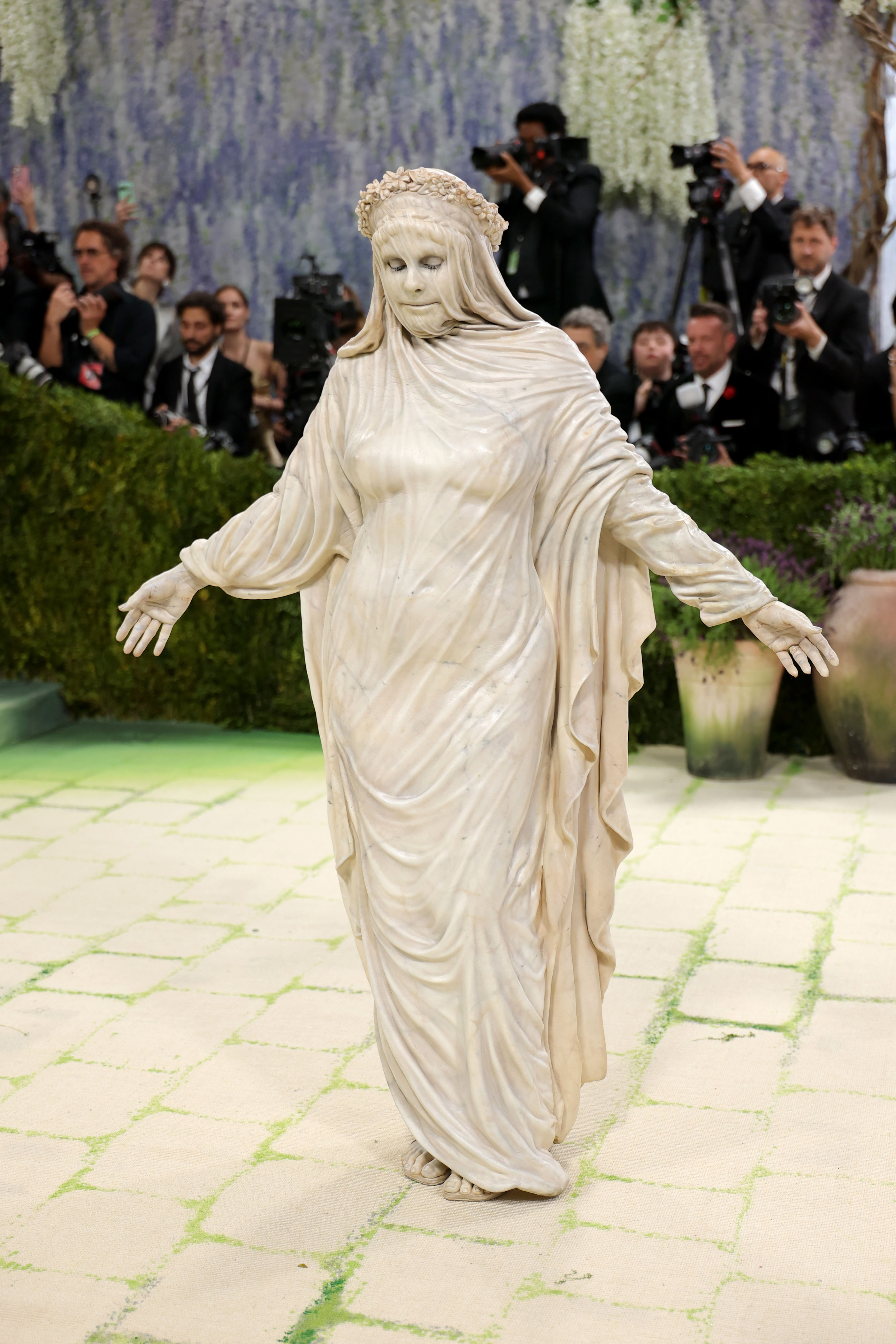 Heidi Klum at the Met Gala 2026: Photos of her veiled vestal statue look