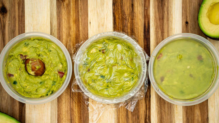 The best method to keep guacamole green for days