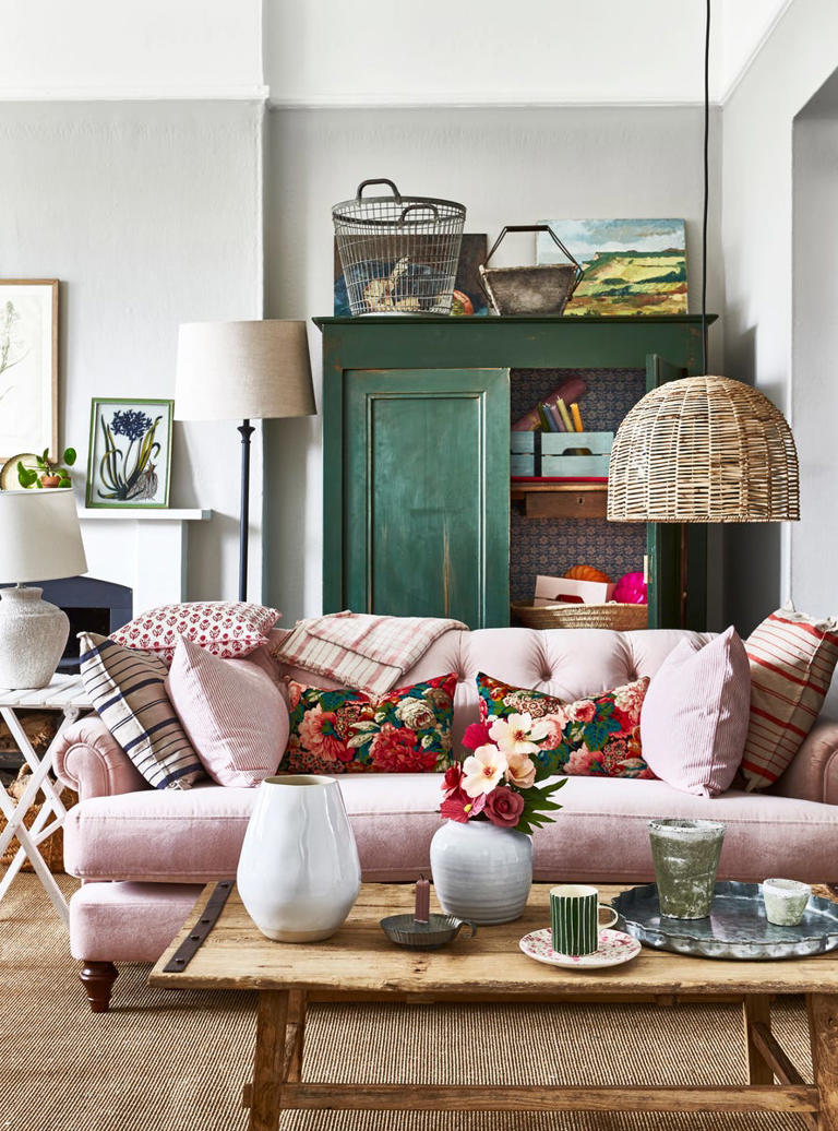 The cozy British design secret that makes every living room feel high ...