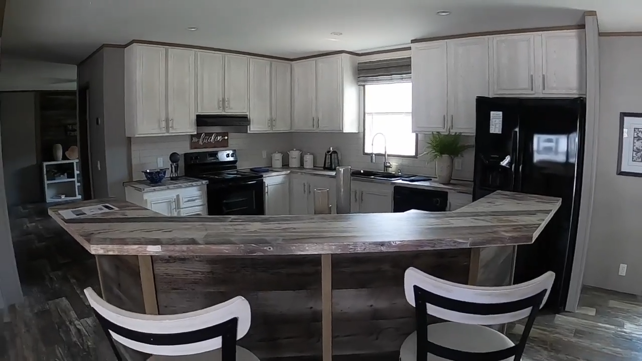 This under-$80K mobile home makes starter homes look completely broken
