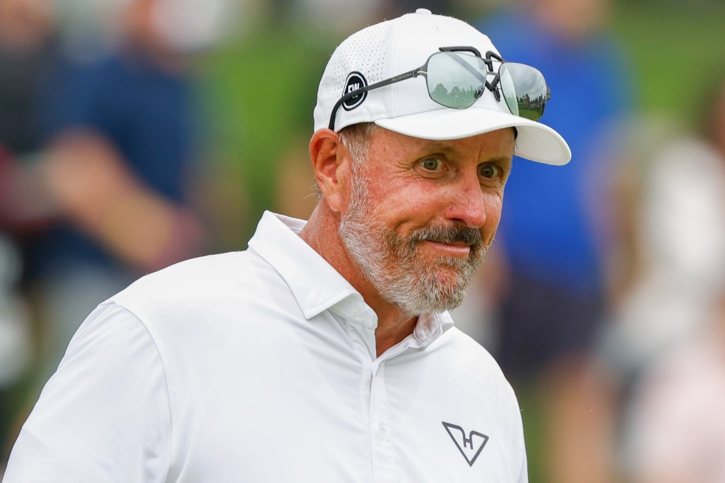Phil Mickelson appears to make decision on US Open