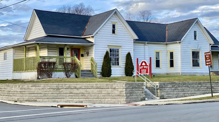 Just outside Columbus is a charming Ohio city with golf, trails, and a ...