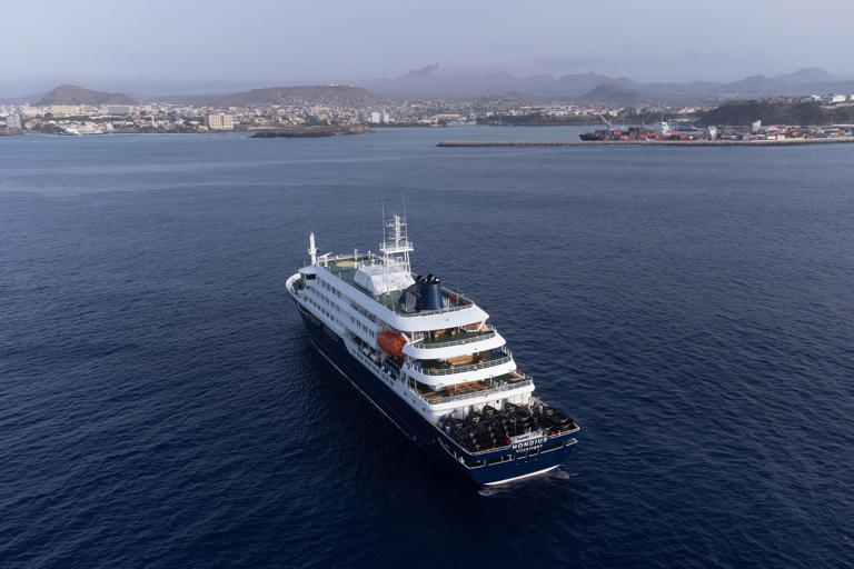 3 people waiting for evacuation from cruise ship with suspected ...