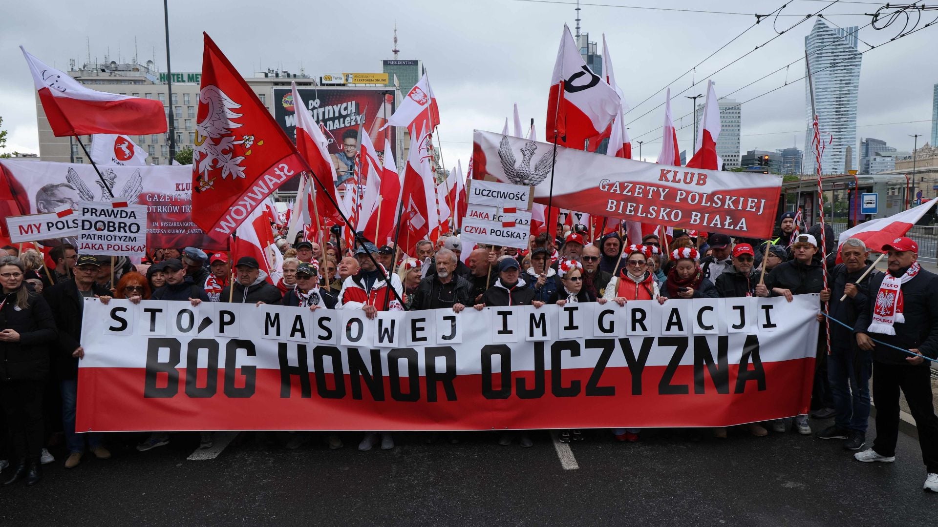 Το Κατάρ χρηματοδοτεί την ισλαμοποίηση της Πολωνίας – η «ανίερη ...