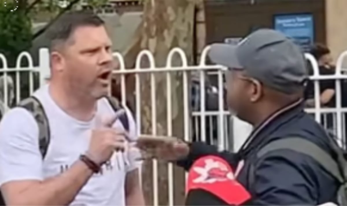 Father challenges 'queue jumpers' at Chessington World of Adventures
