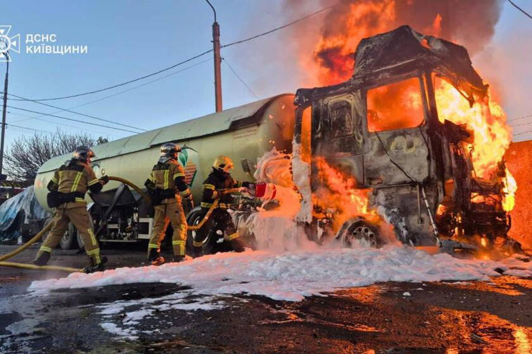 Zelensky slams Russia's 'utter cynicism' as strikes kill 5 in Ukraine ...