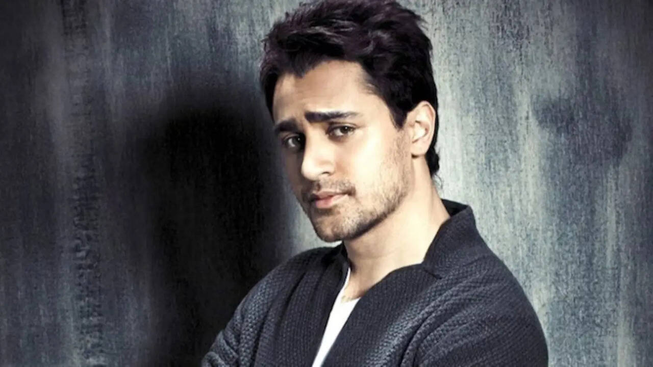 What we know about the need for extra filming in Imran Khan's comeback ...