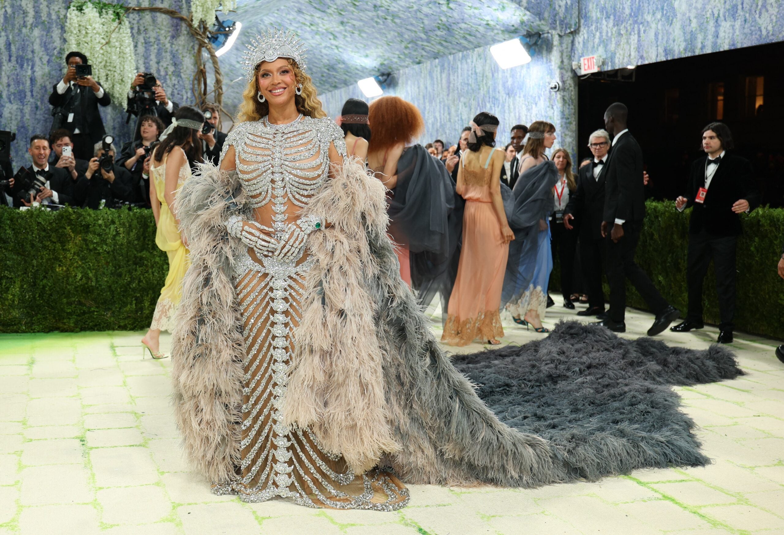 Photos: Beyoncé, Bad Bunny, and Janelle Monáe take artistic liberties ...