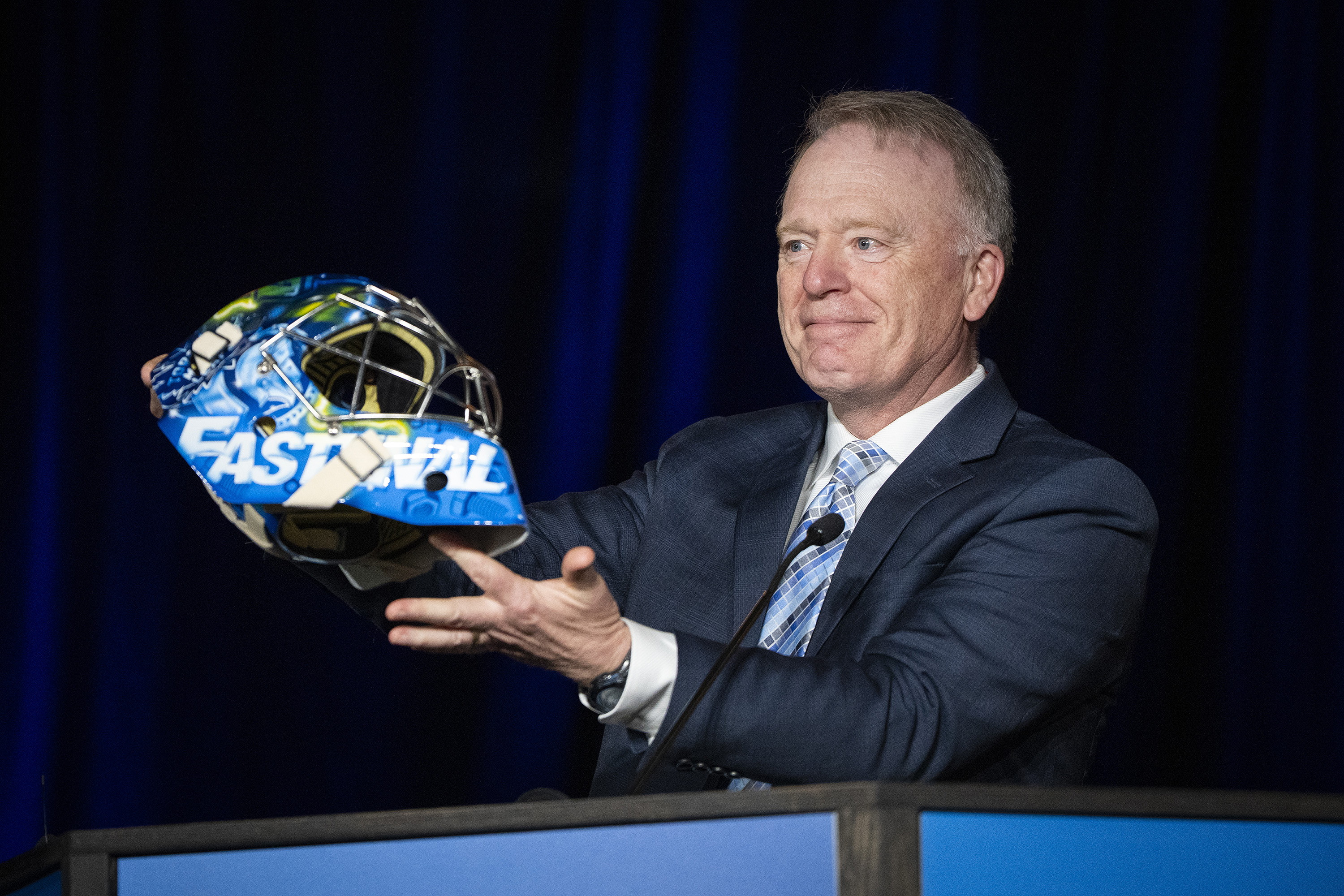 As annual meetings go virtual, Fastenal still makes it personal