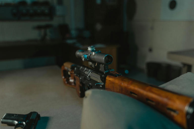 The Red Dot vs Iron Sights Argument That Competitive Shooters Are Still ...