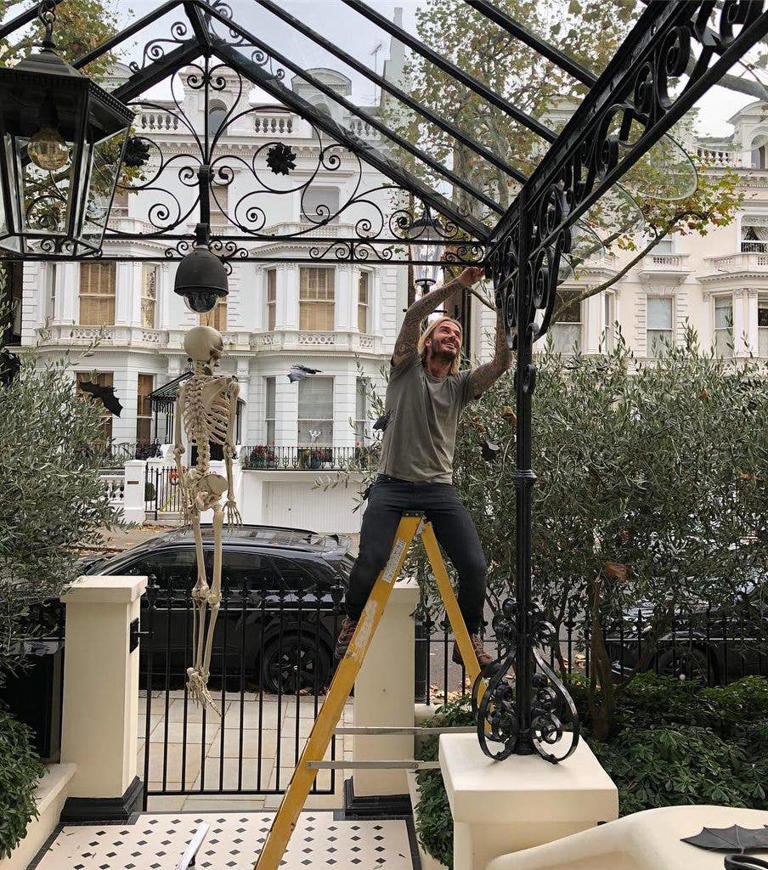 David Beckham unveils mini 'palace' at £12m Cotswolds mansion with wife ...