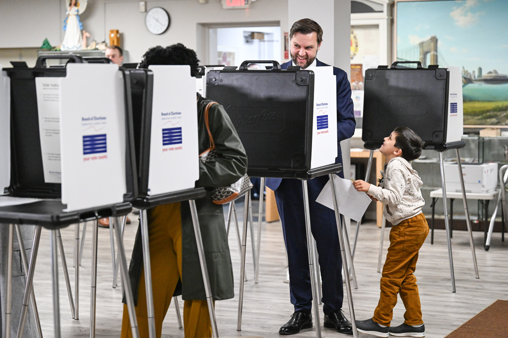 Vance votes in person in 2026 Ohio primary after Trump’s mail-in blowback