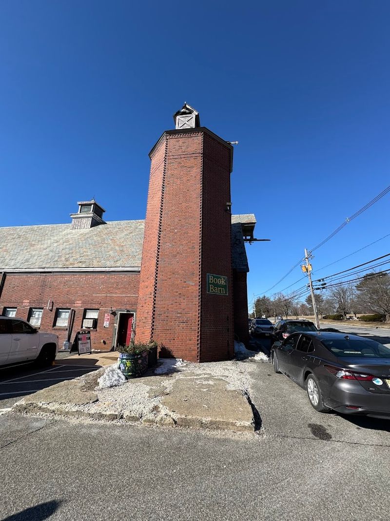 This 100-year-old dairy barn in New Jersey is now a sprawling used-book ...