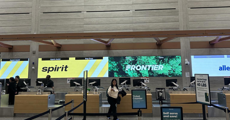 Frontier Airlines forecasts revenue boost from Spirit collapse