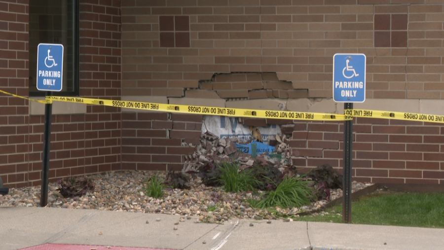 Vehicle crashes into Indianola healthcare clinic