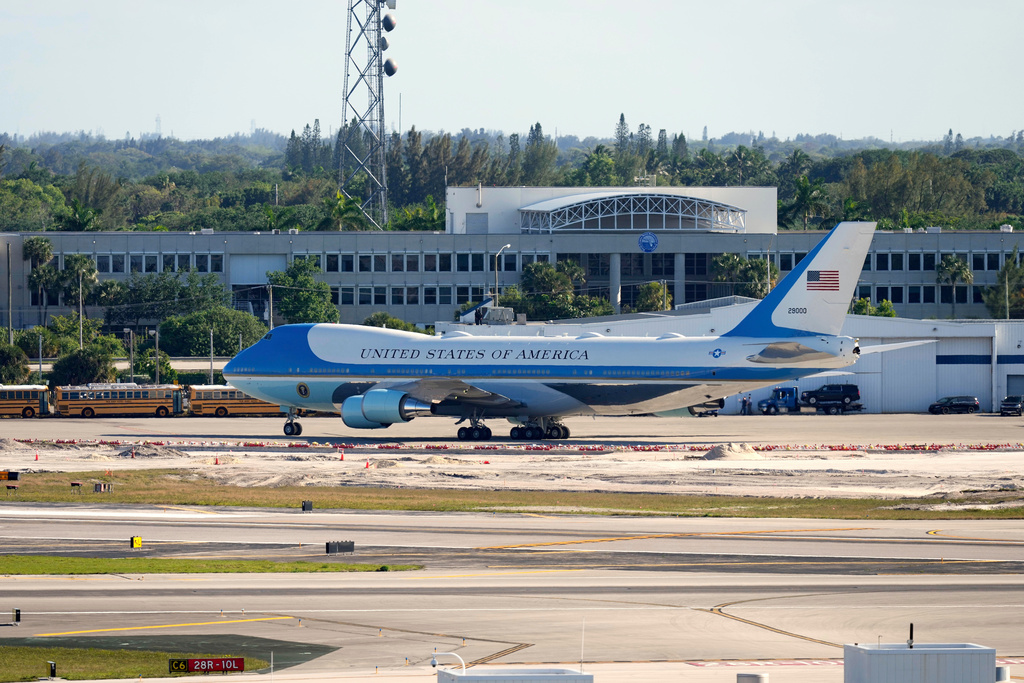 Palm Beach approves plan to rename airport after Trump