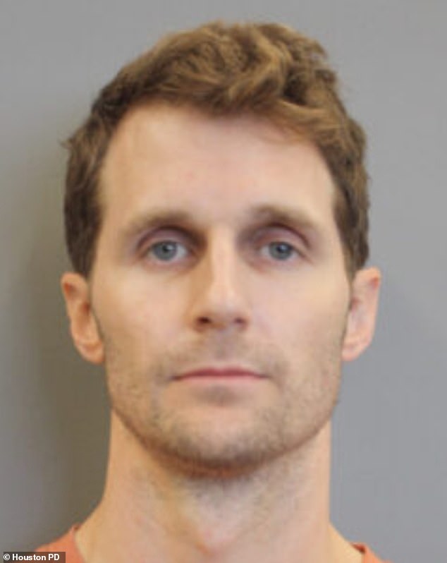 Report: Texas man accused of killing pregnant wife flees to Milan