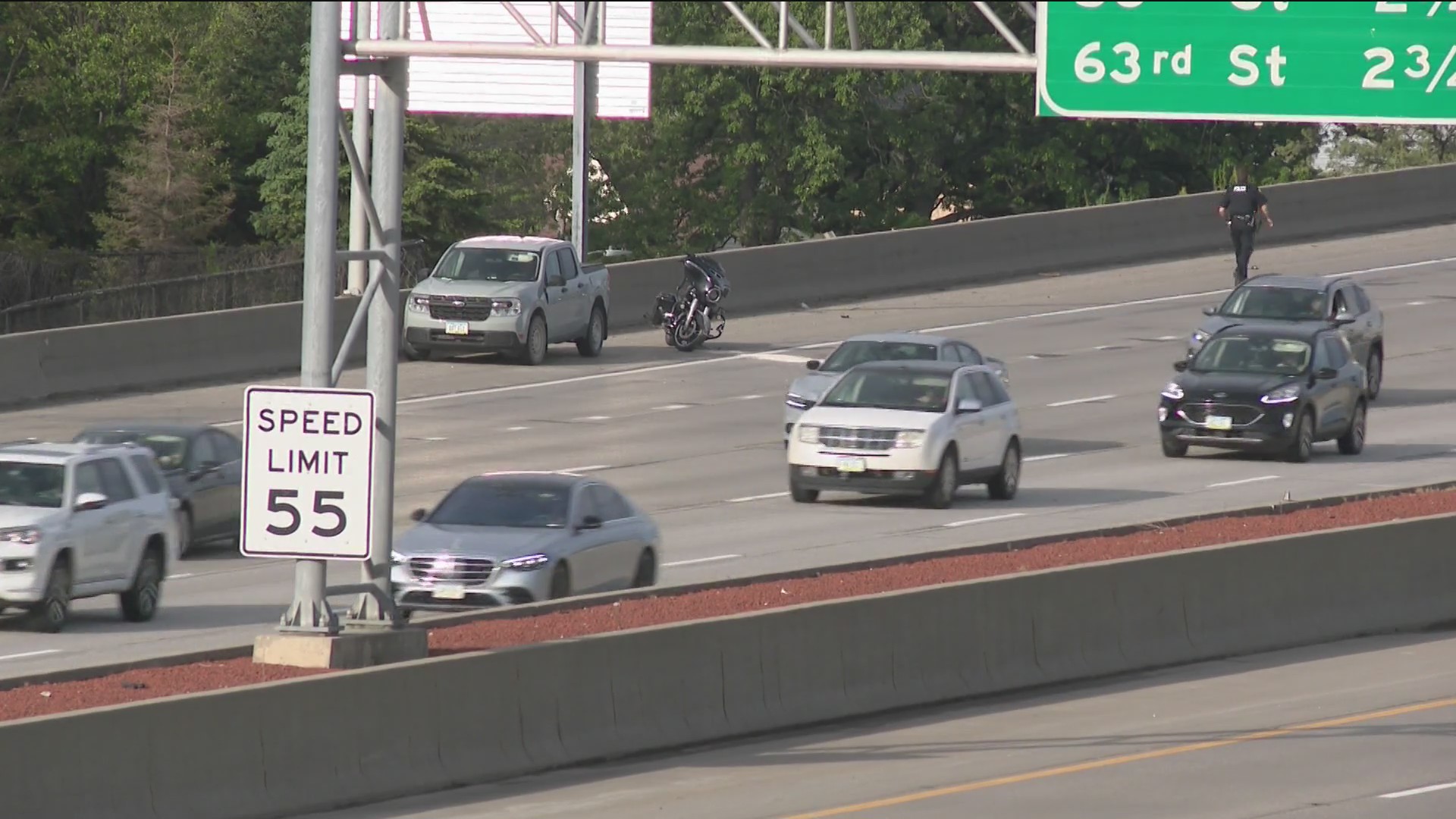 Motorcyclist injured in I-235 crash in Des Moines