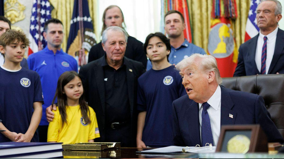 Donald Trump teases young girl by telling her she's too short to play ...