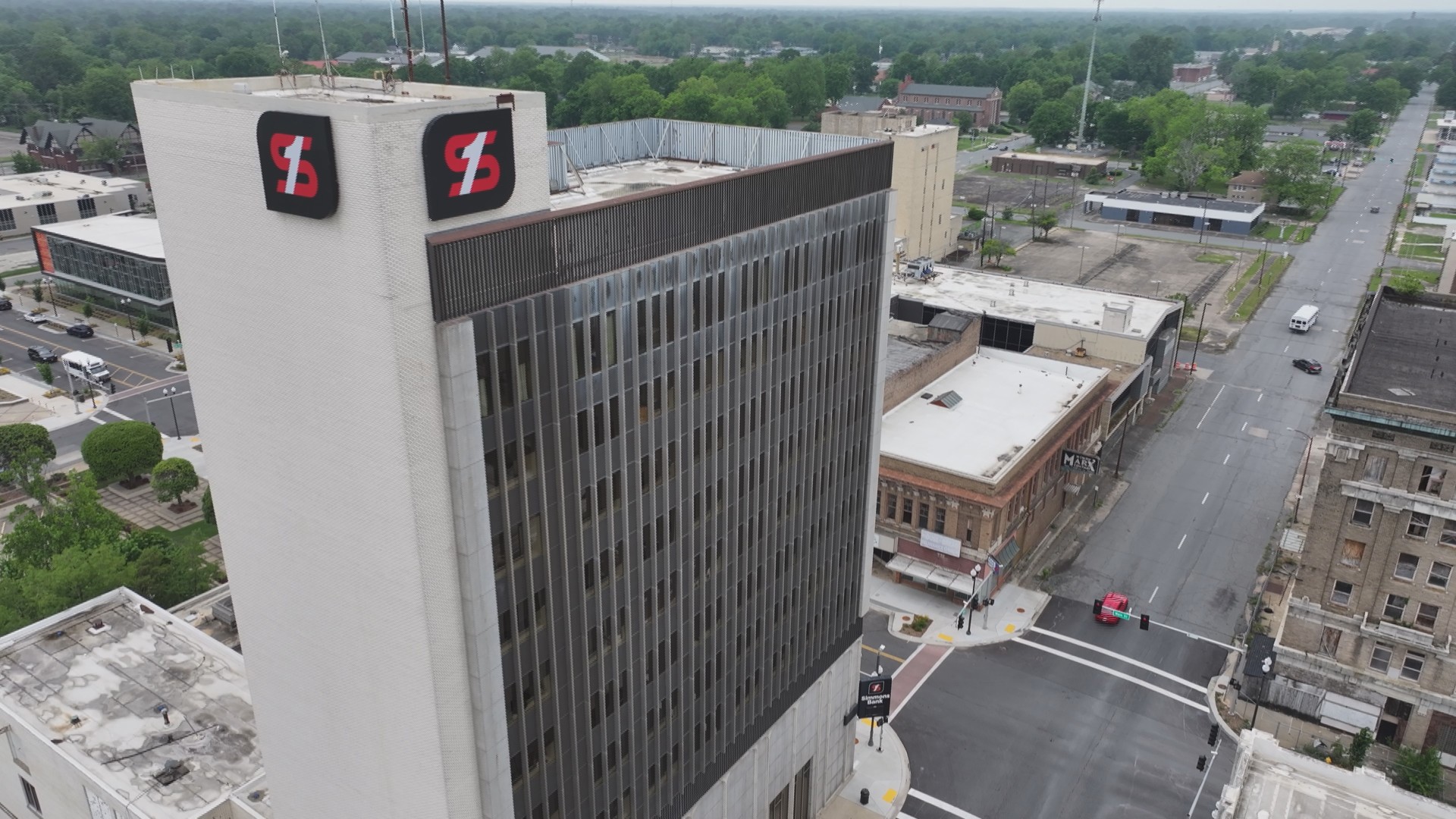Family questions missing trust funds from Arkansas-based bank