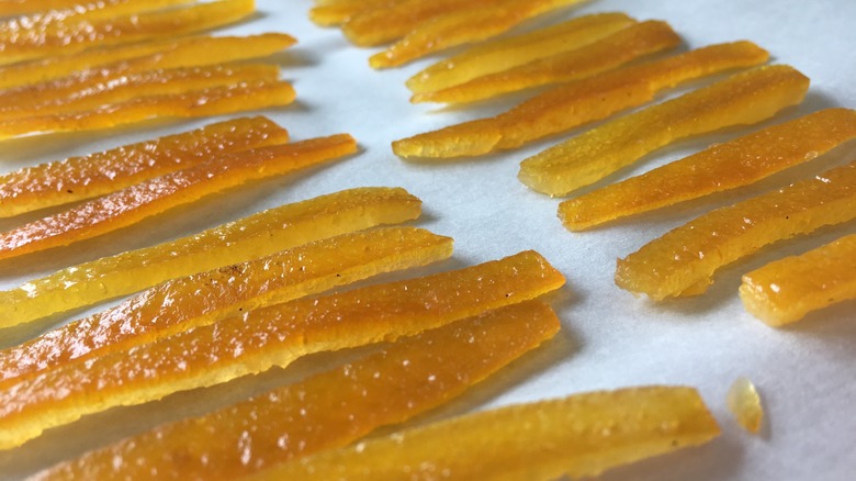 11 reasons to stop throwing away citrus peels