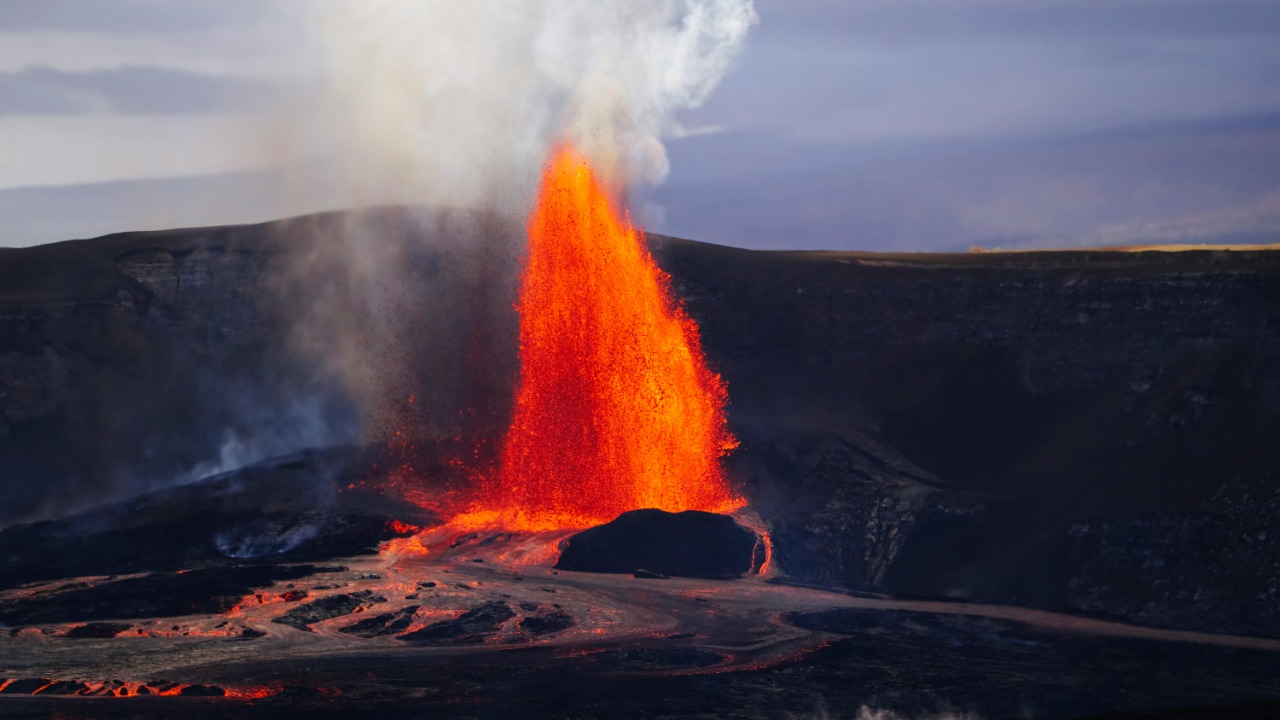 Kilauea’s episode 46 eruption window opens today — the last fountain ...