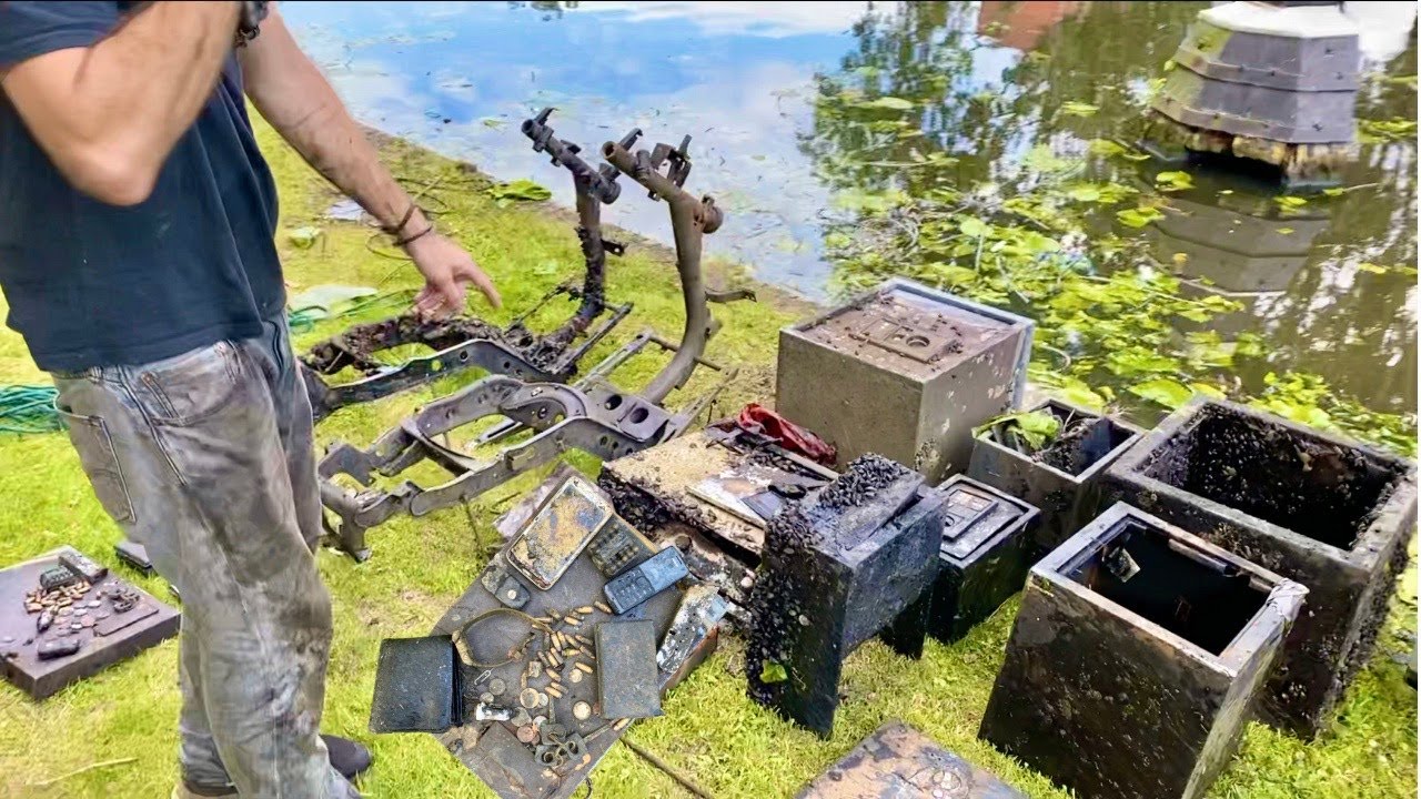 Gun, jewelry, money & ammunition found in multiple safes! (Magnet fishing)