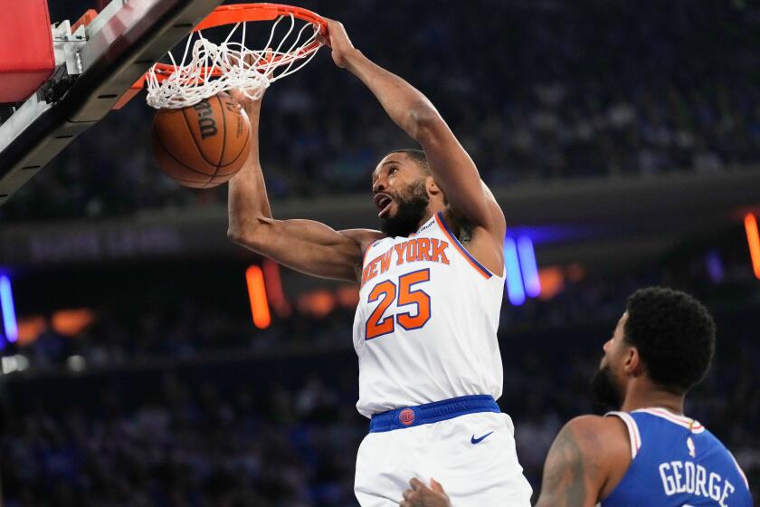 Knicks aplastan a los 76ers para abrir la segunda ronda y seguir su ...