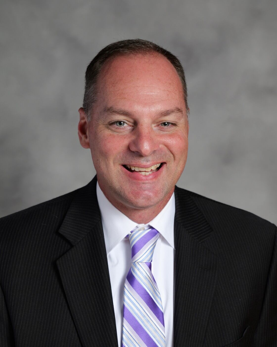 De Pere school board to discuss superintendent contract
