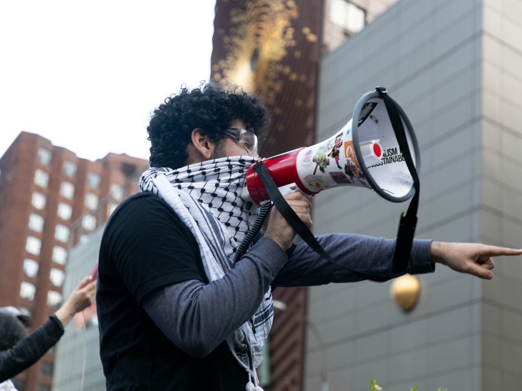 UES braced for protest outside synagogue