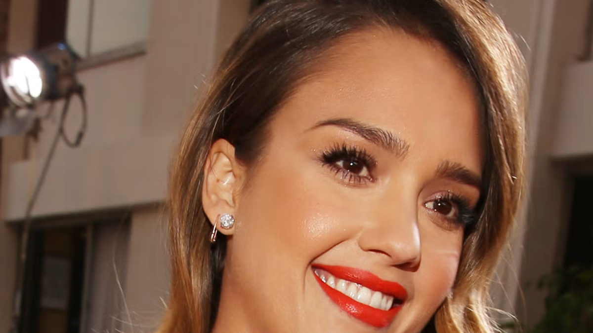 Jessica Alba celebrates 45th birthday with stunning yacht photos in Miami